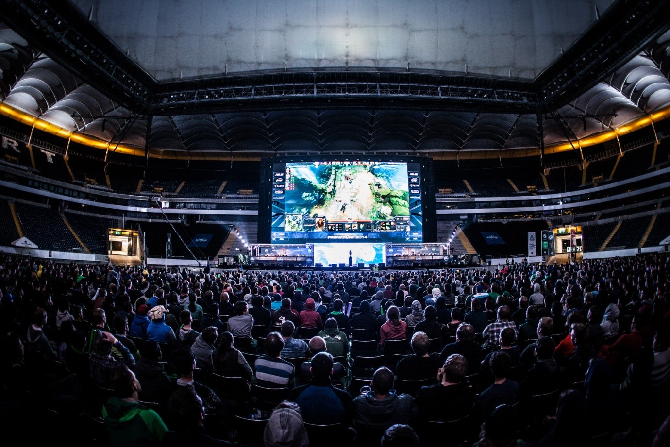 3 Reasons Why eSports is Taking the World by Storm | GAMERS DECIDE