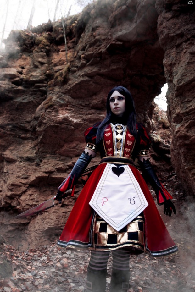 The 37 Best Alice Cosplays of All Time | GAMERS DECIDE