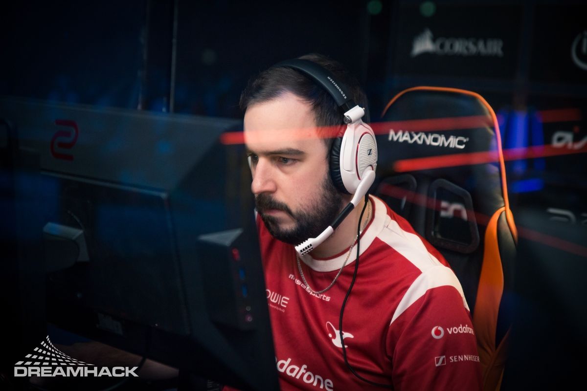 Top 10 Best CSGO AWPers | Gamers Decide