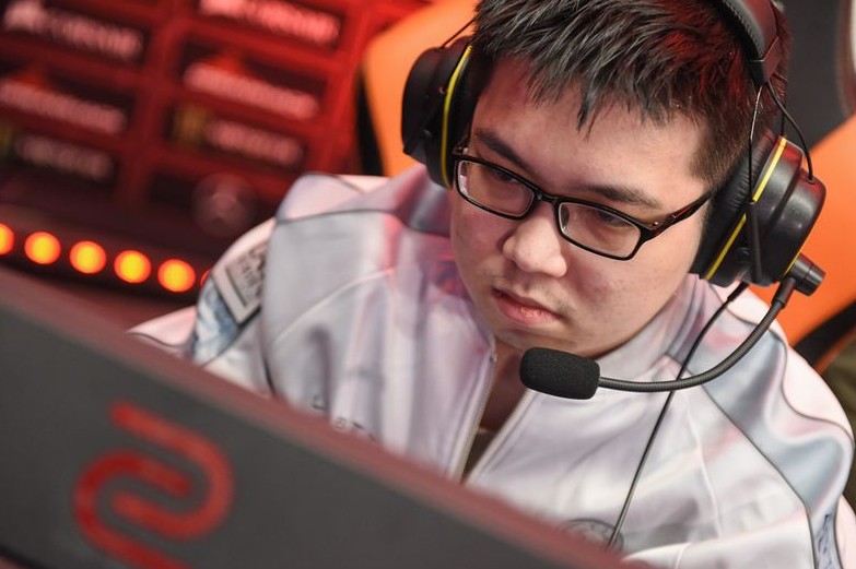 [Top 10] Dota 2 Best Invoker Players That Wreck Hard! | GAMERS DECIDE