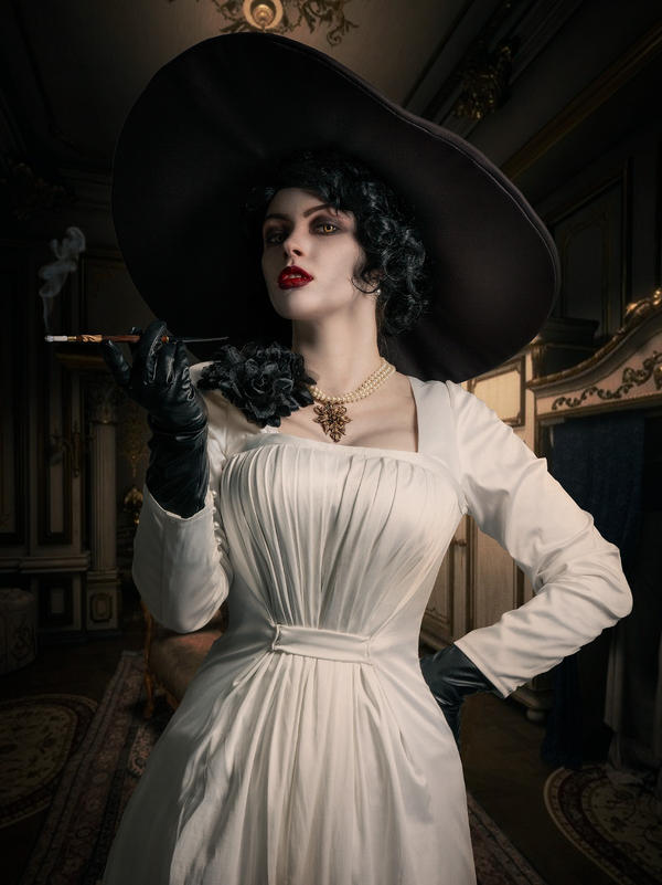 The 30 Best Lady Dimitrescu Cosplays We've Ever Seen (Most Beautiful ...