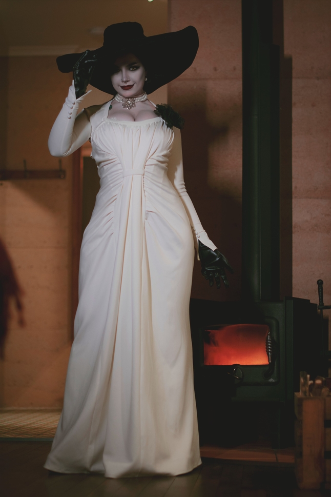 The 30 Best Lady Dimitrescu Cosplays We've Ever Seen (Most Beautiful ...