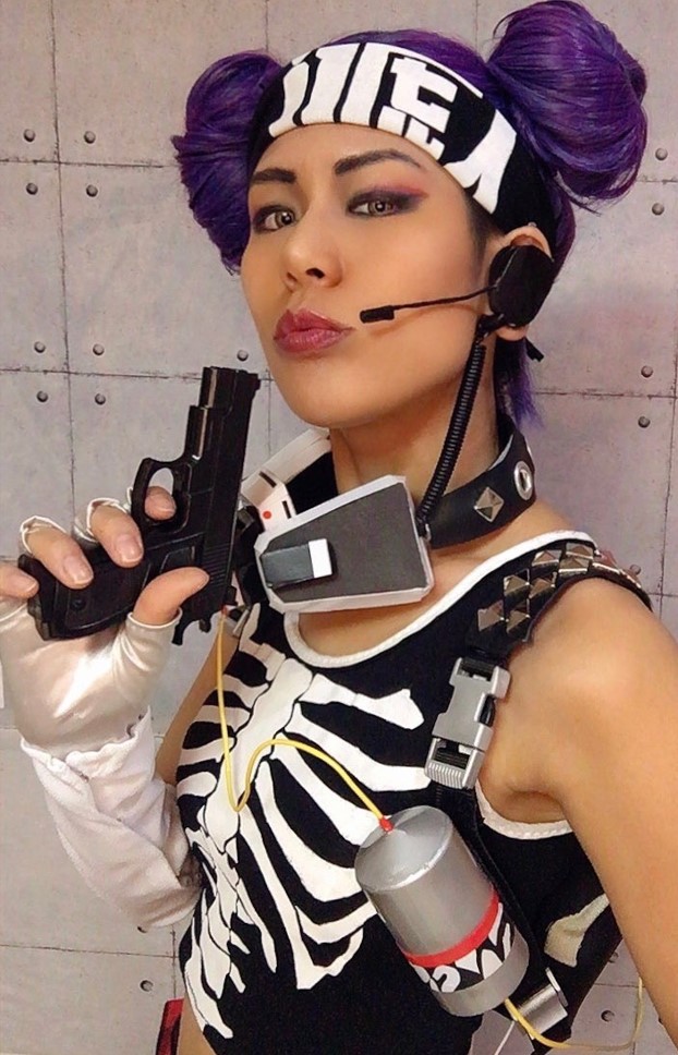 The 10 Best Lifeline Cosplays We've Ever Seen (Best Looking) | GAMERS DECIDE
