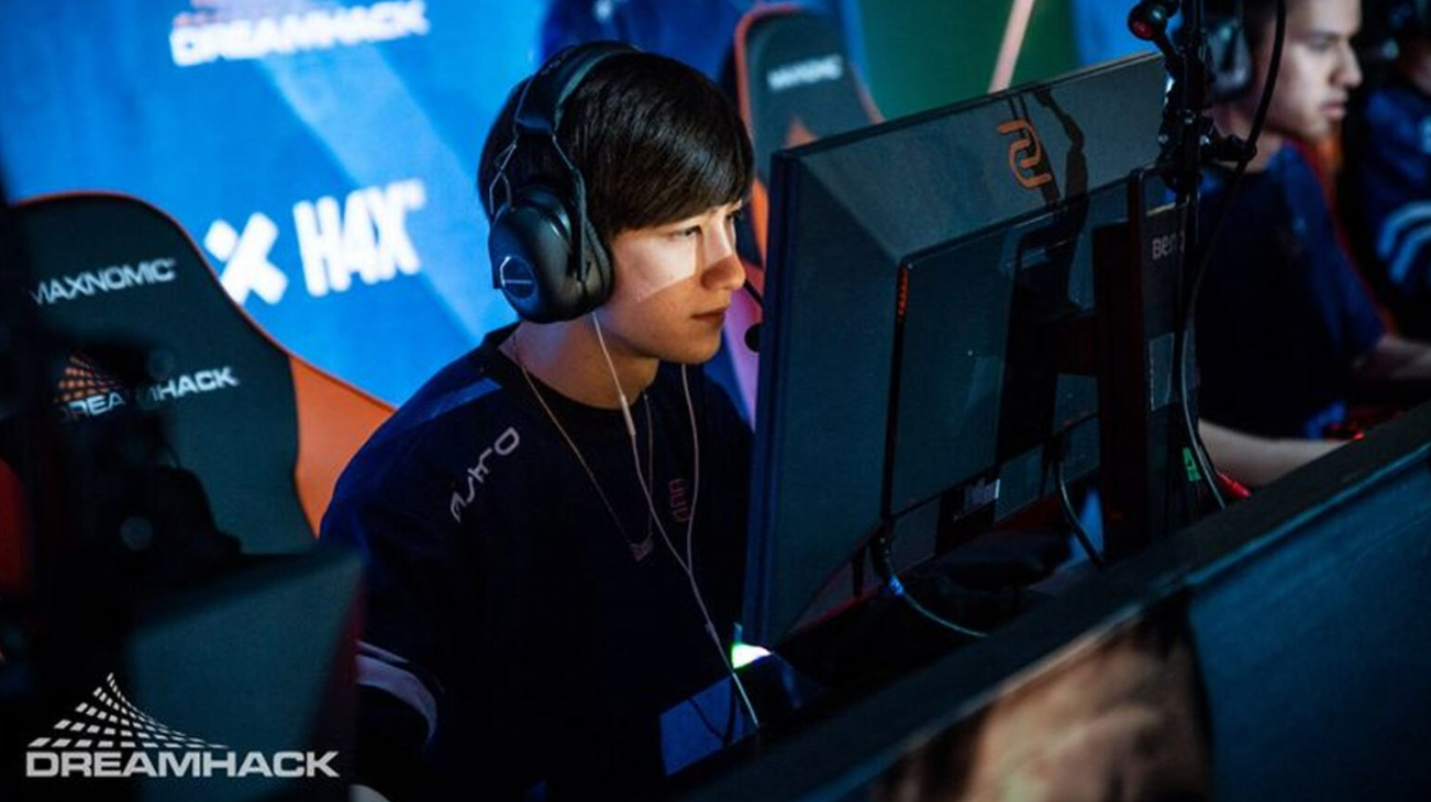 [Top 15] Apex Legends Best Players In The World | Gamers Decide