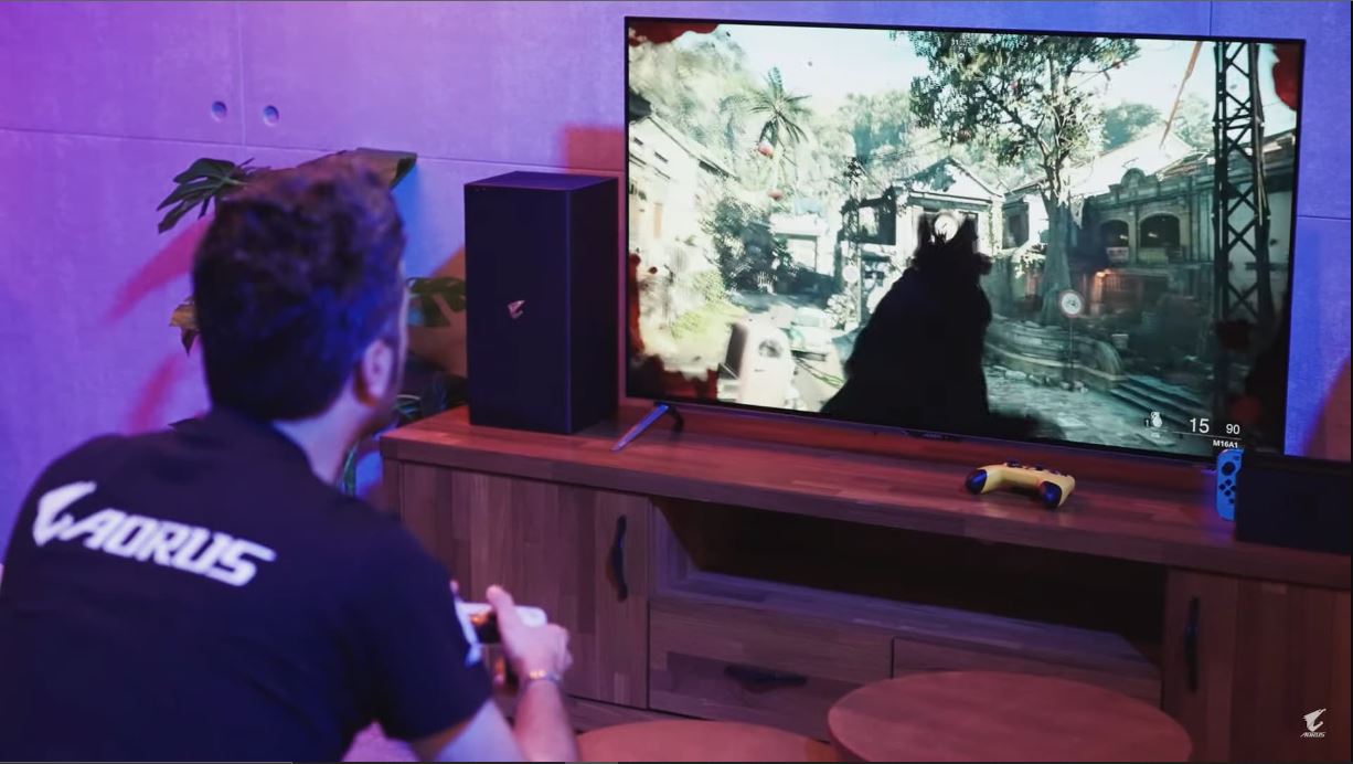 Console Gaming vs PC Gaming: Which Is Better? | GAMERS DECIDE